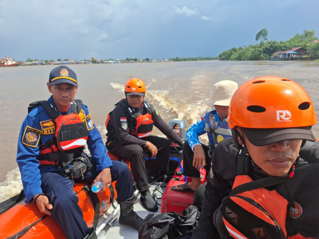 Basarnas Banjarmasin Lakukan Operasi SAR di Sungai Barito, Warga Diduga ...